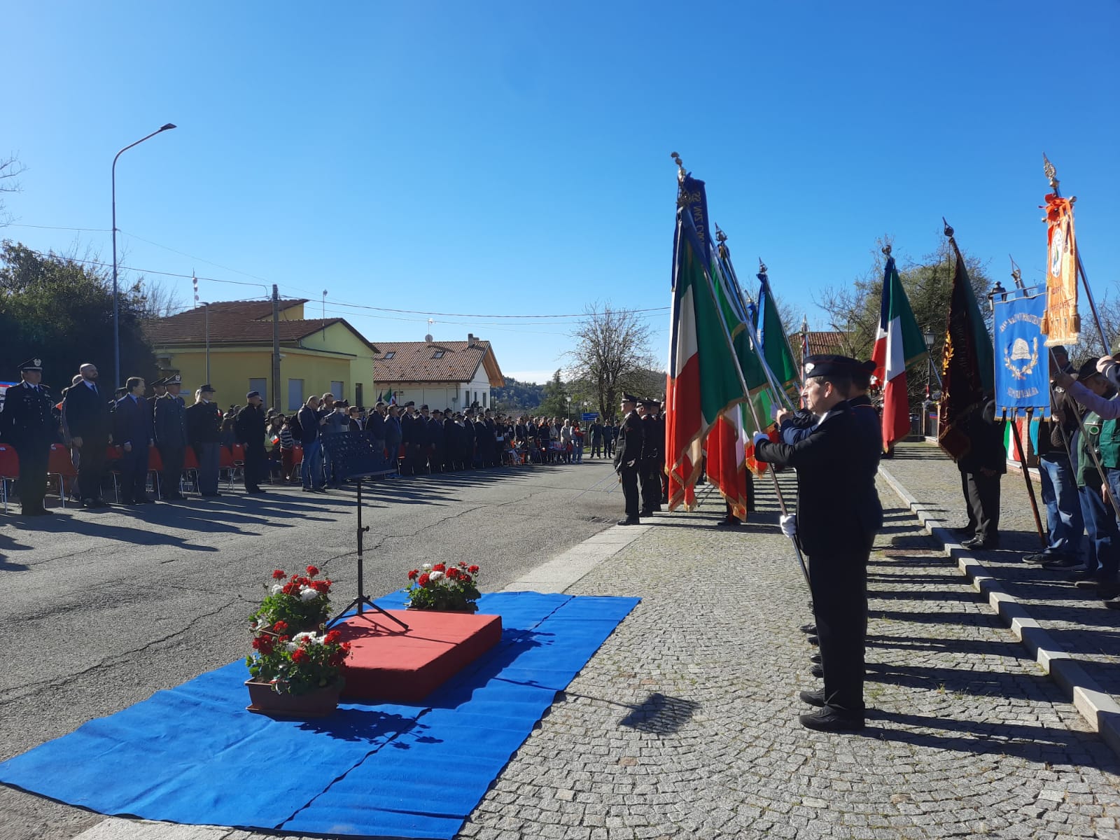L'abbraccio di Rivalba ai Carabinieri, inaugurato il monumento - Prima Settimo