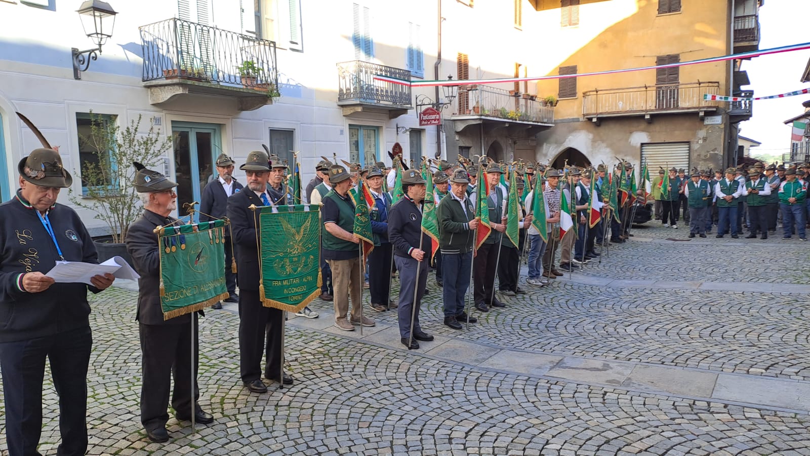 In festa per i cento anni degli Alpini di Gassino - Prima Settimo